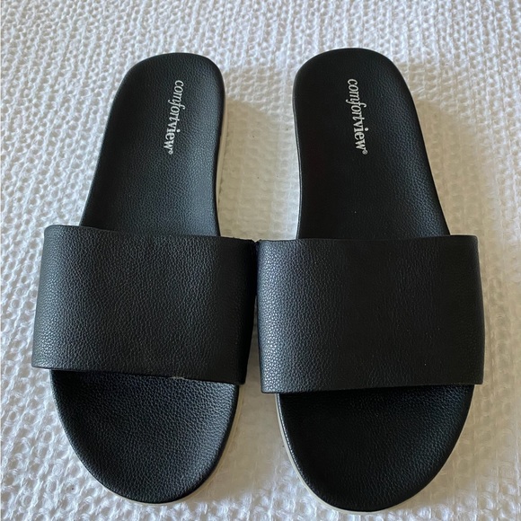 comfortview | Shoes | Nwot Comfortview 8ww Black White Slide Sandals ...